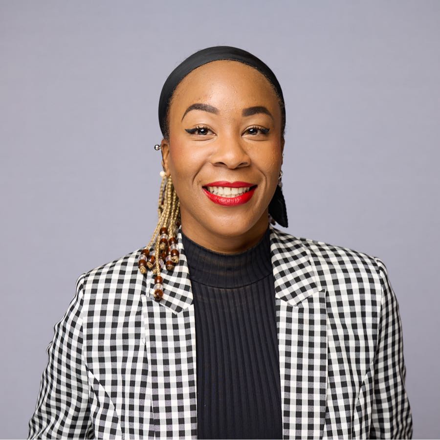 Intro - Book with Alexia Kitoko