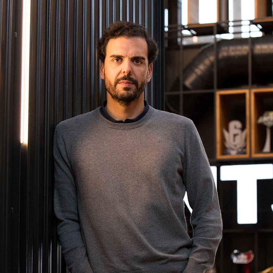 Intro - Book with Alvaro Villacorta