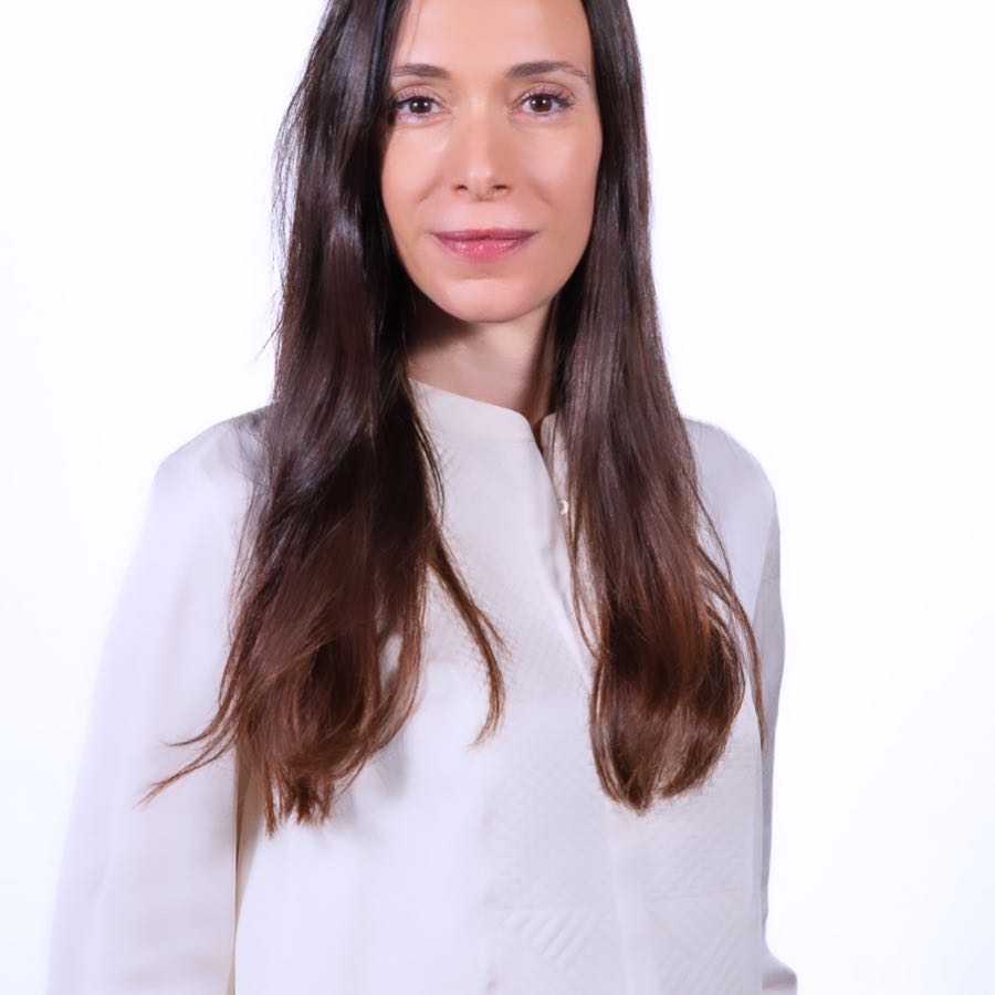 Intro - Book with Hilla Ohayon