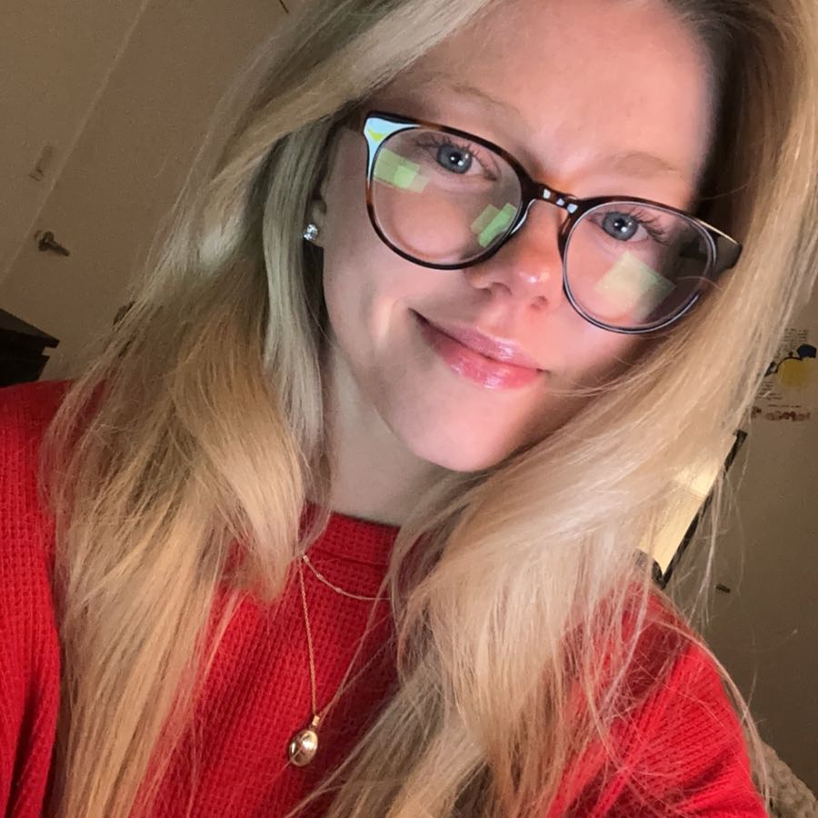 Intro - Book with Shannon Reardon